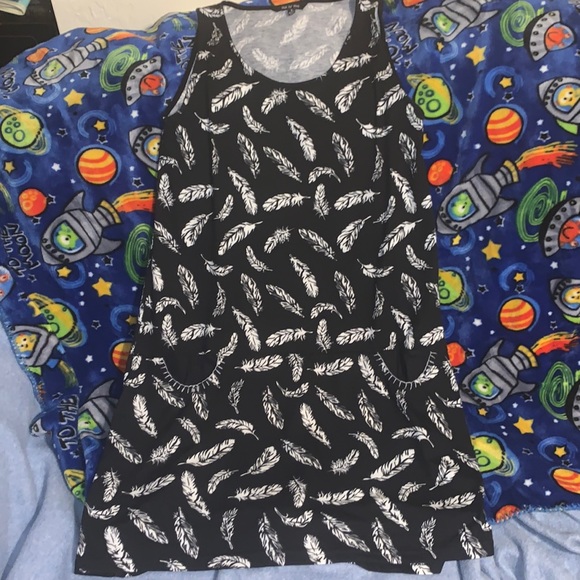 yak & yeti | Dresses | Yak Yeti Black And White Feather Dress | Poshmark
